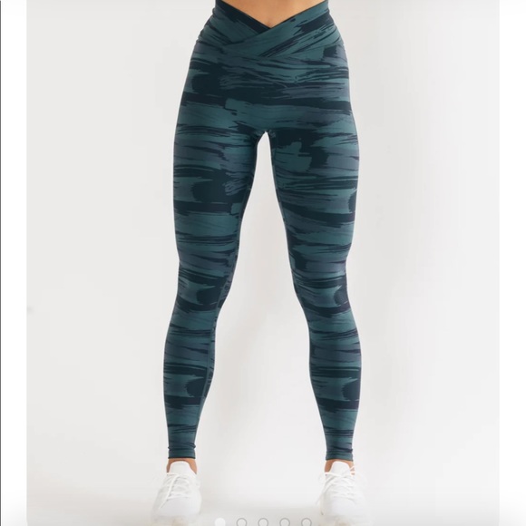 Alphalete Surface Power Leggings